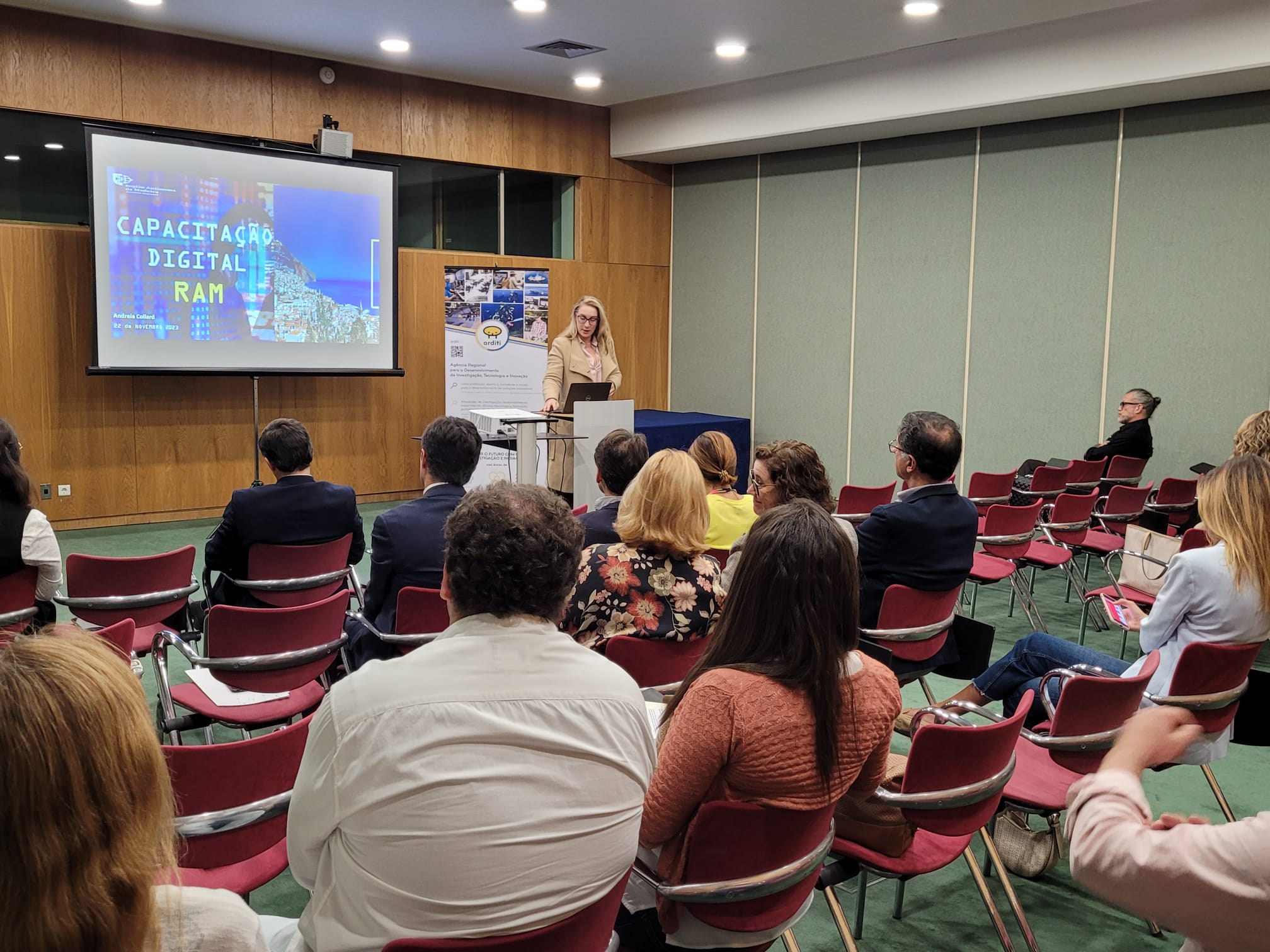 Presentation sessions of the National Map of Digital Training ...